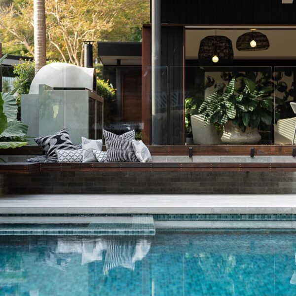 Wet Edge Swimming Pool | Infinity Edge Pool Design | Avalon, Northern ...