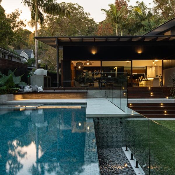 Wet Edge Swimming Pool | Infinity Edge Pool Design | Avalon, Northern ...